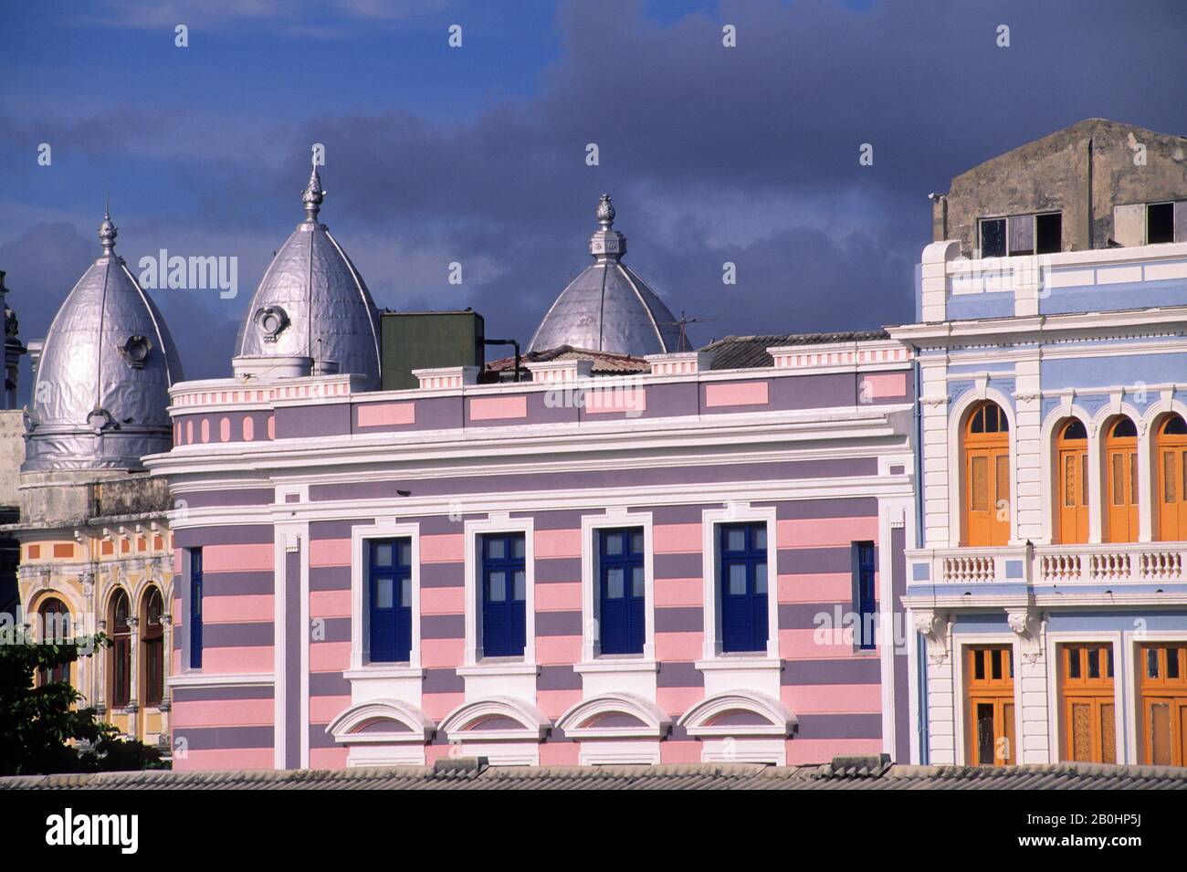 BRAZIL, RECIFE, VIEW OF OLD COLONIAL BUILDINGS Stock Photo - Alamy