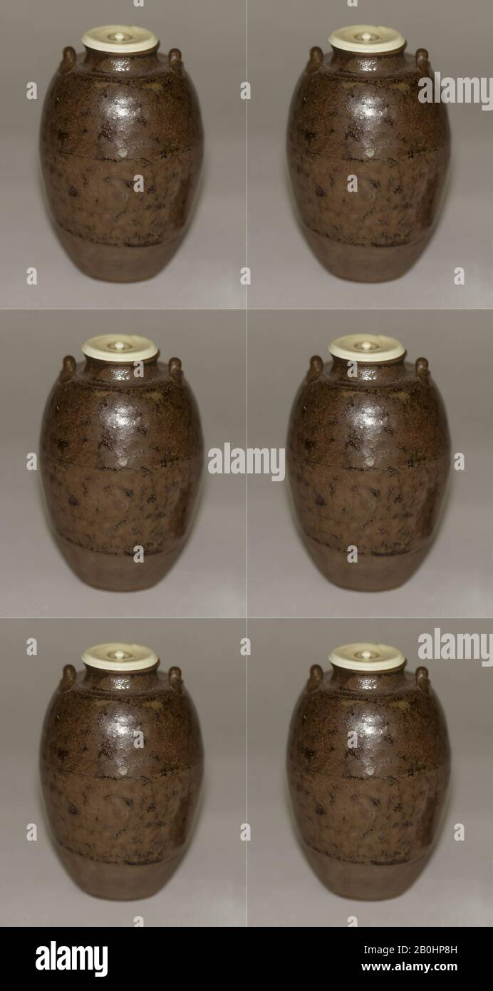 Seto pottery hi-res stock photography and images - Alamy