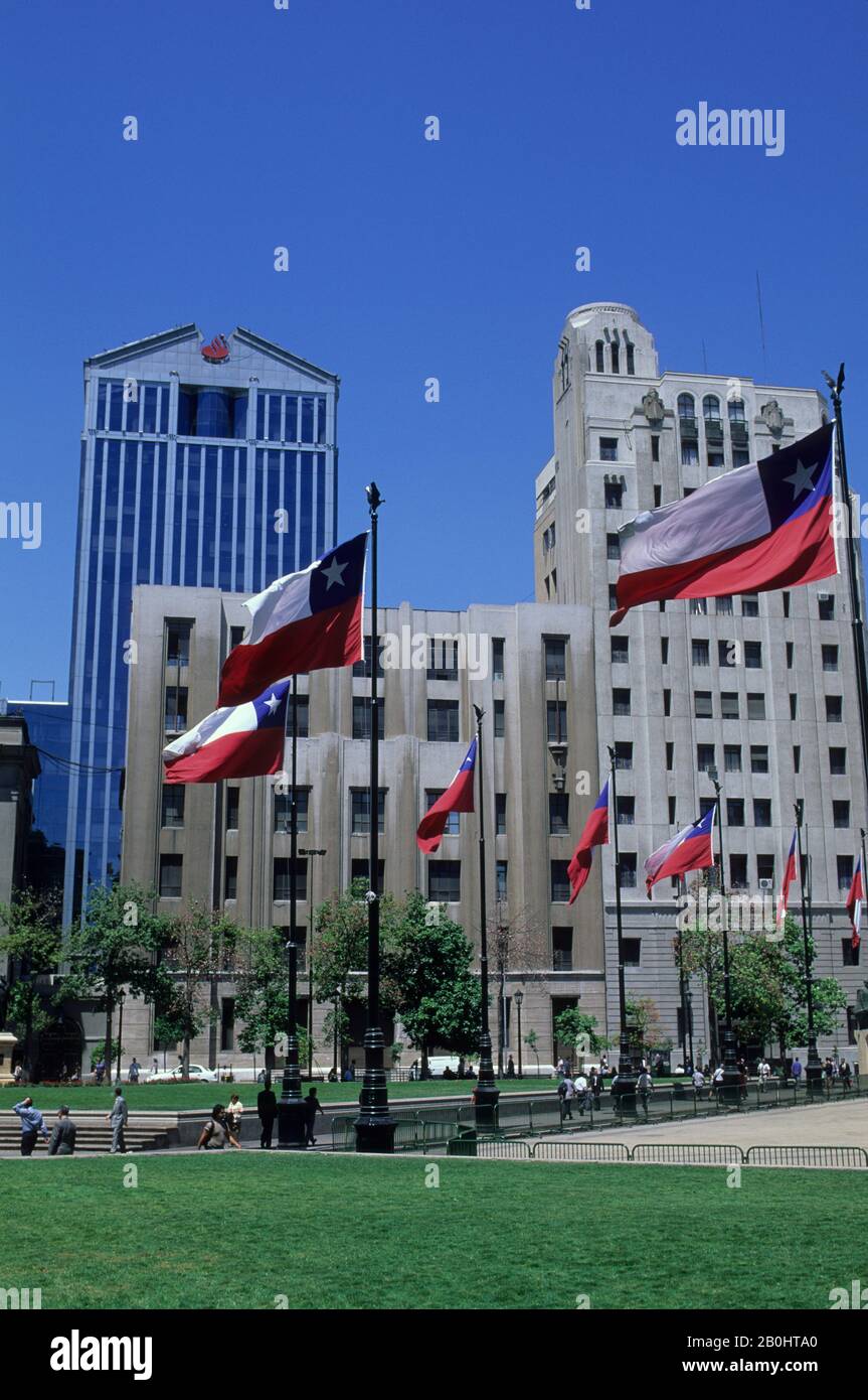 CHILE, SANTIAGO, DOWNTOWN, GOVERNMENT PALACE, PARLIAMENT, SQUARE WITH ...