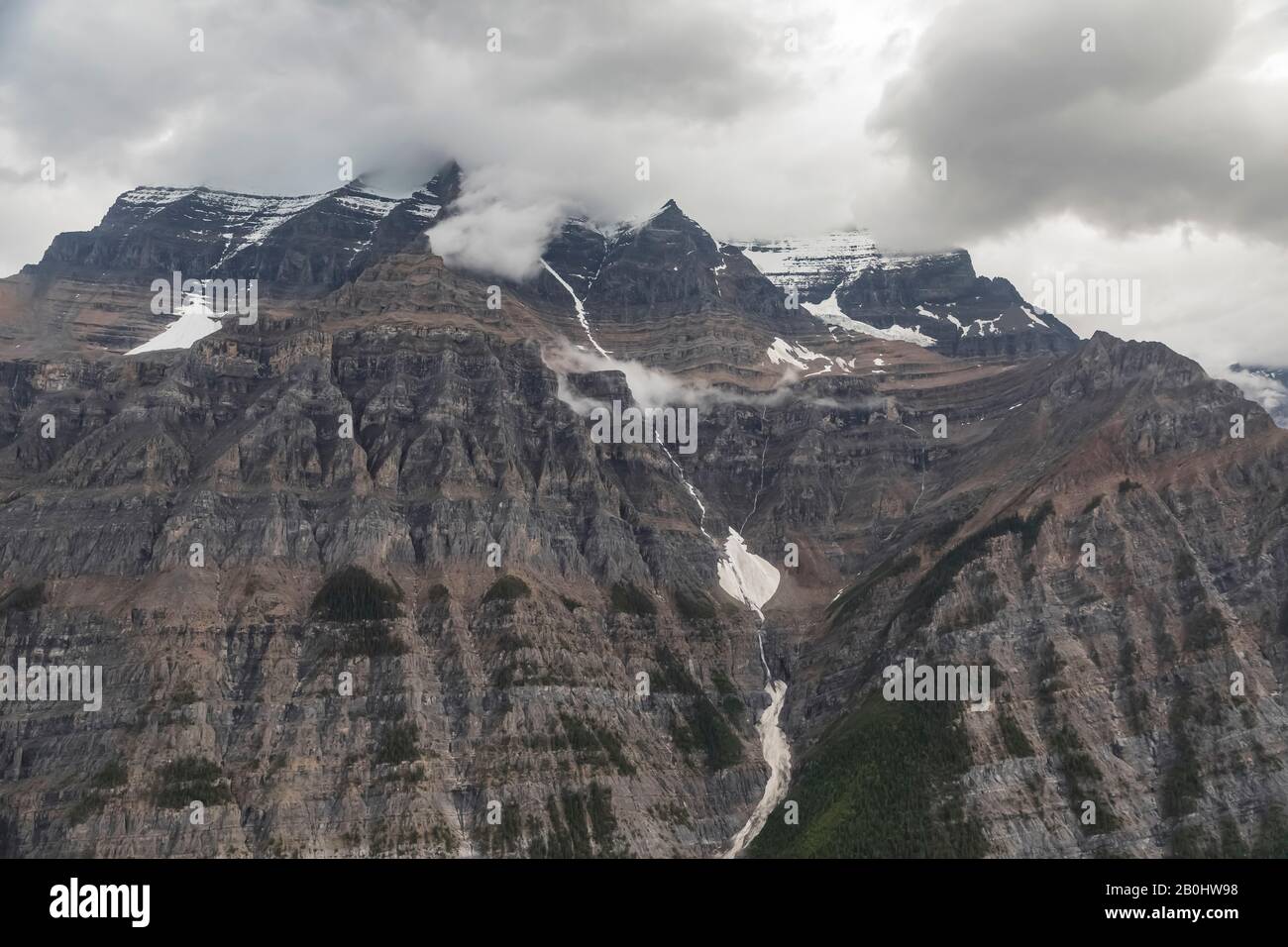 Mt robson drop offs hi-res stock photography and images - Alamy