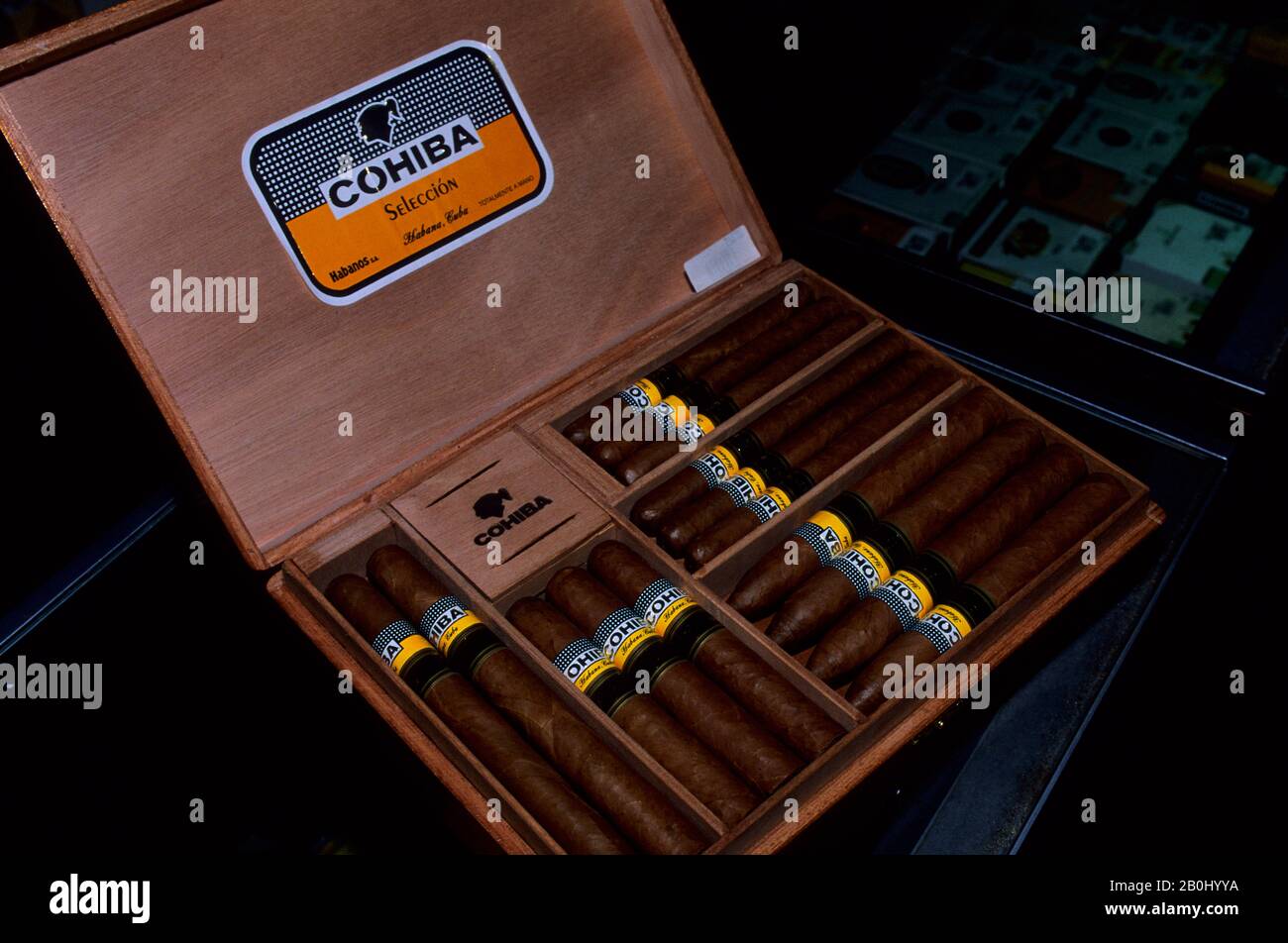 Cuban cigars hi-res stock photography and images - Alamy