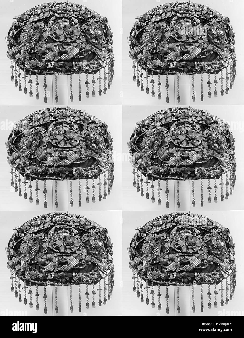 Manchu womans headdress hi-res stock photography and images - Alamy