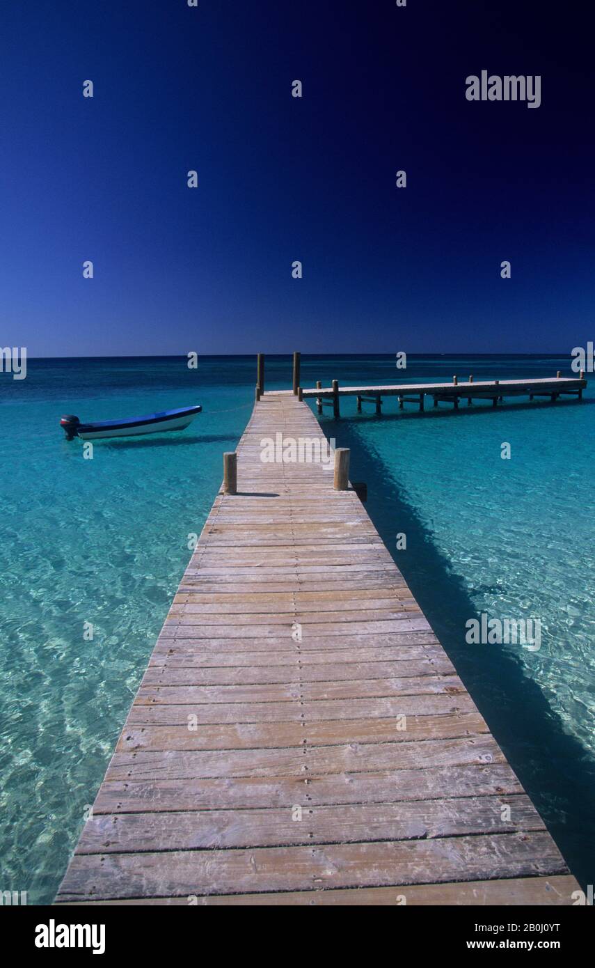 HONDURAS, BAY ISLANDS, ROATAN ISLAND, TABYANA BEACH, JETTY Stock Photo ...