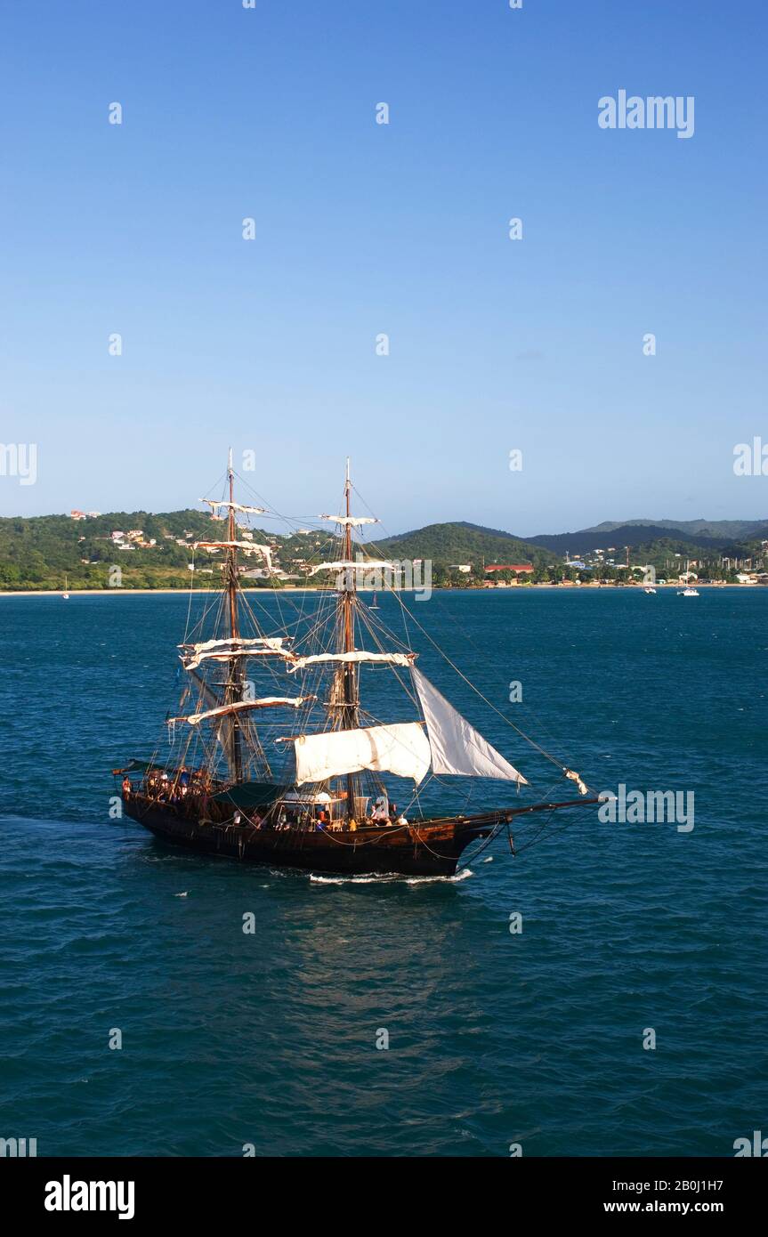 ST. LUCIA ISLAND, BAY AT PIGEON ISLAND, SAILBOAT Stock Photo - Alamy