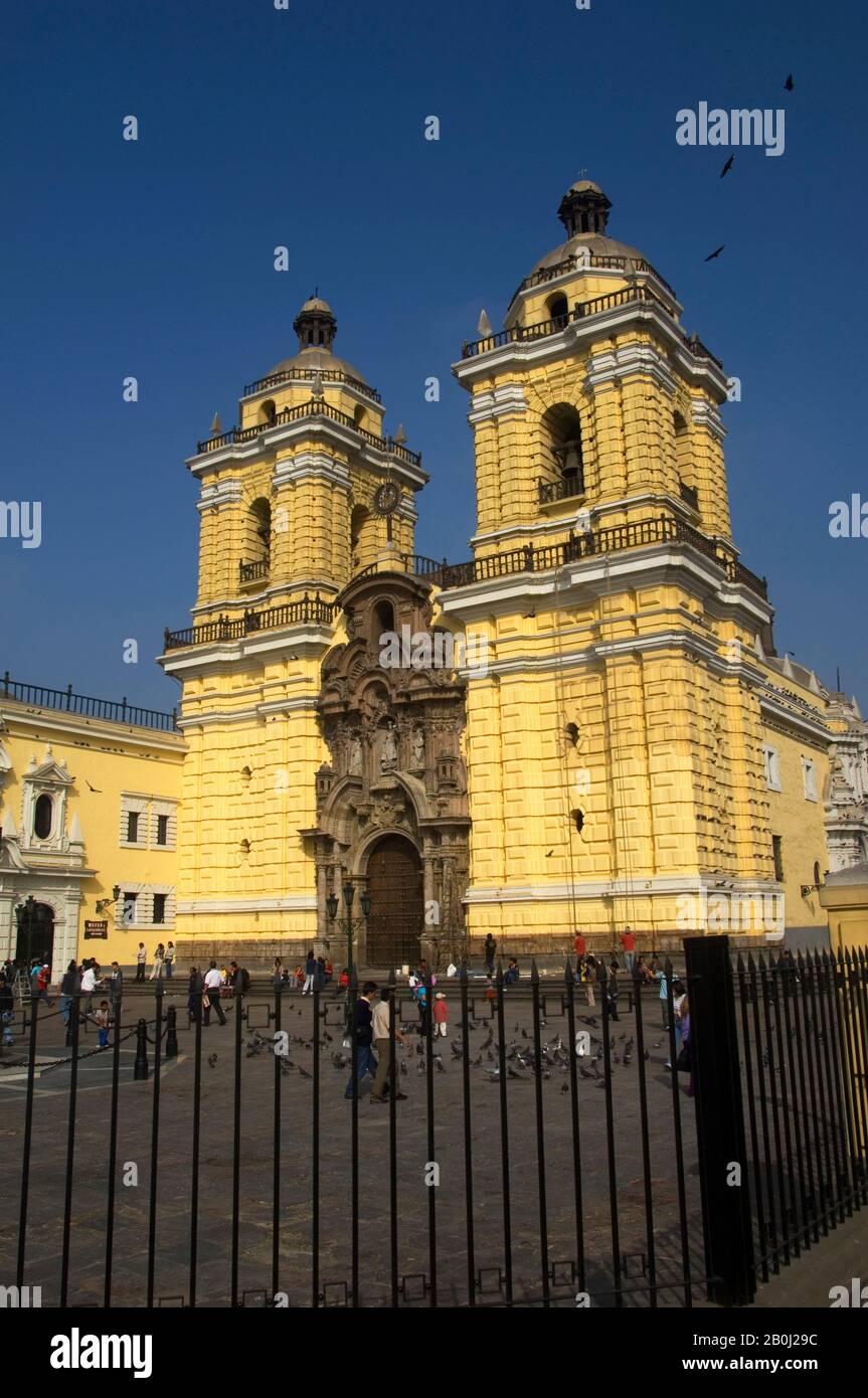 PERU, LIMA, FRANCIS OF ASSISI CHURCH, CATHOLIC Stock Photo - Alamy