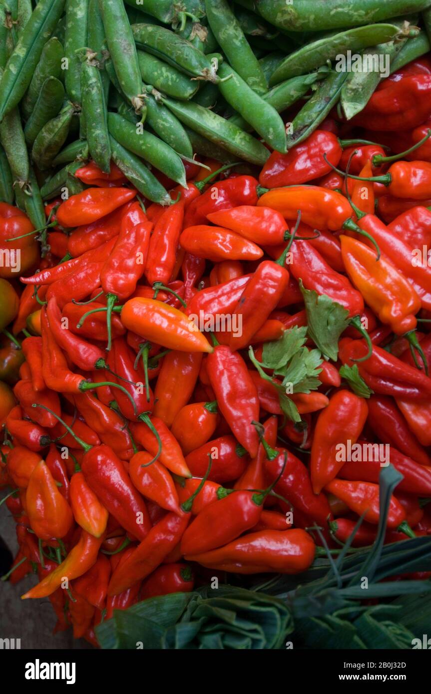 Chili pepper market peru hi-res stock photography and images - Alamy