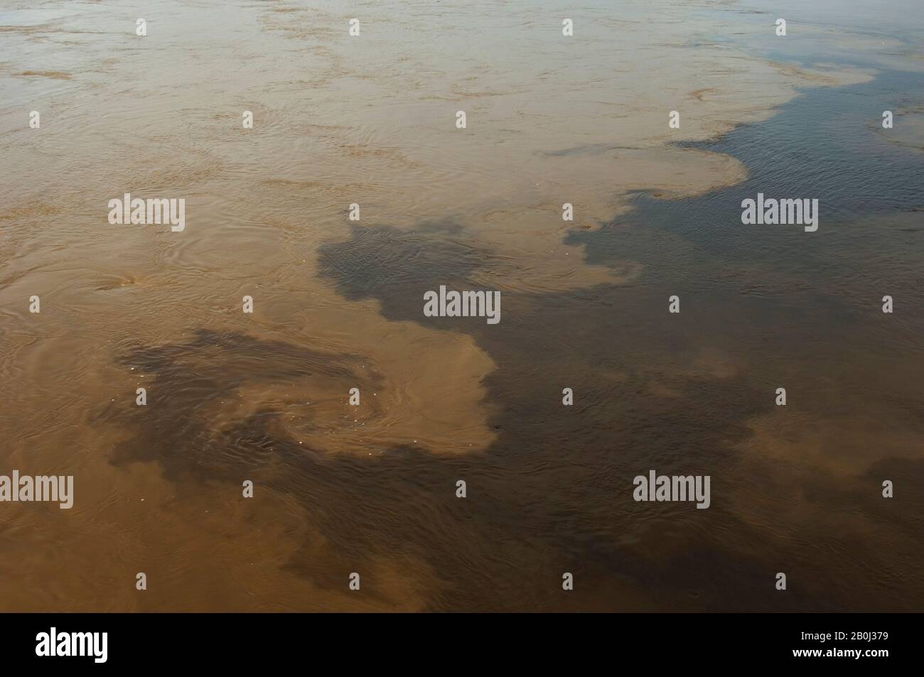 PERU, AMAZON RIVER BASIN, NEAR IQUITOS, CONFLUENCE OF THE MARANON RIVER ...