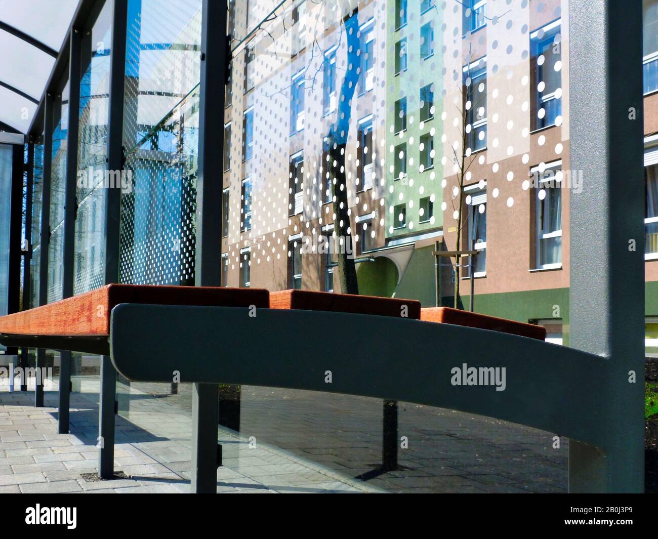 Modern bus shelter hi-res stock photography and images - Alamy