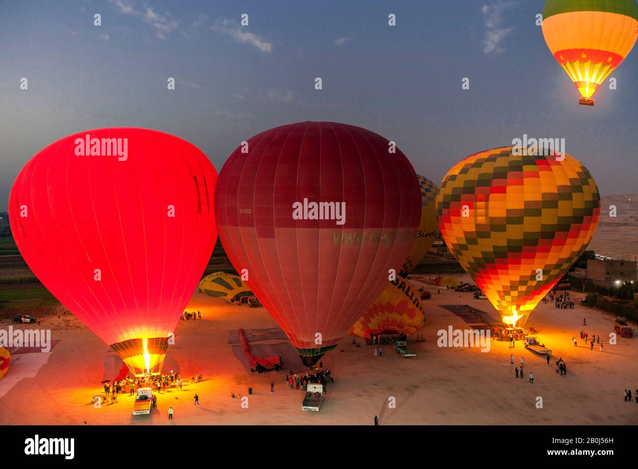 Dawn balloons hi-res stock photography and images - Alamy