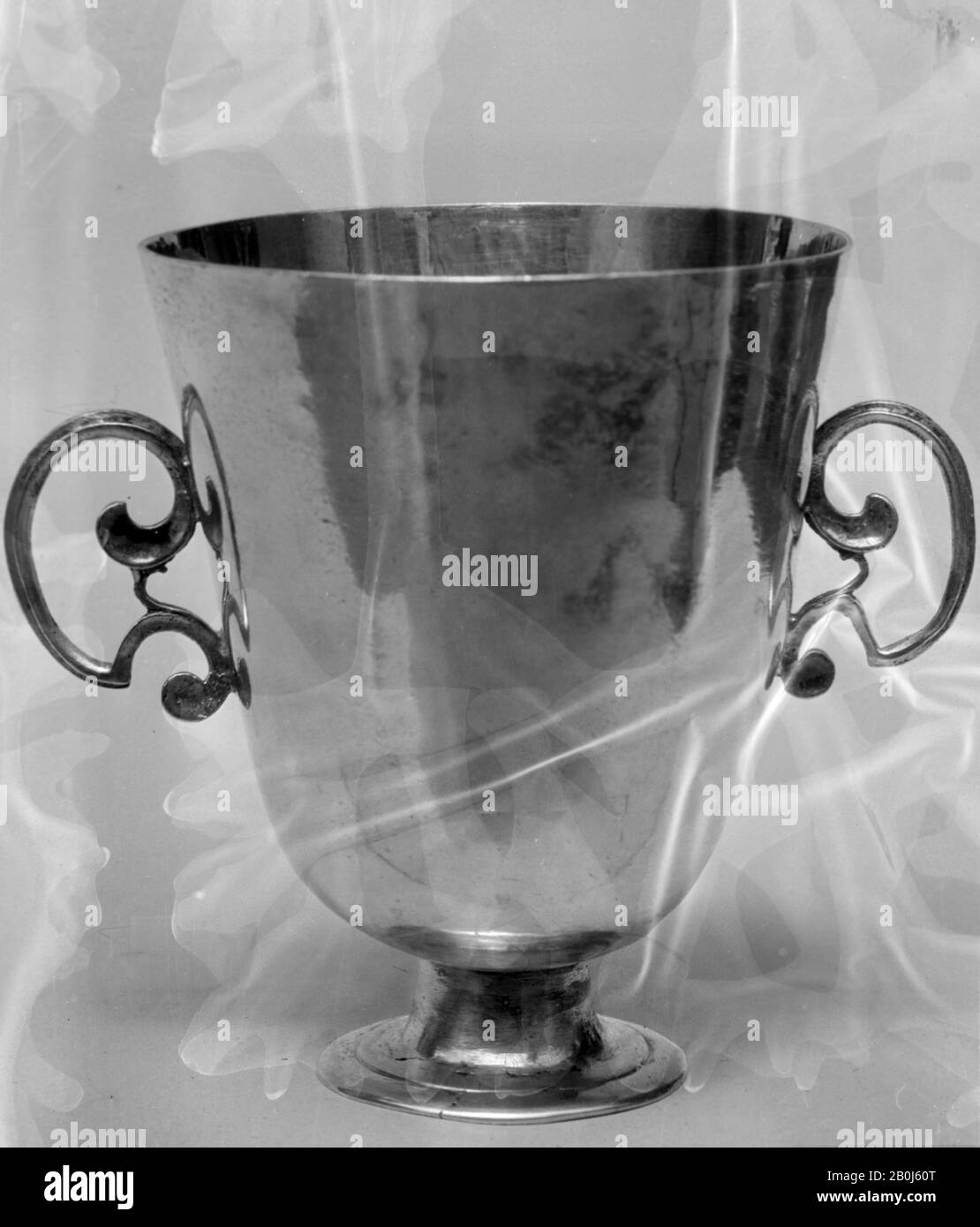 Silver gilt cup hi-res stock photography and images - Alamy