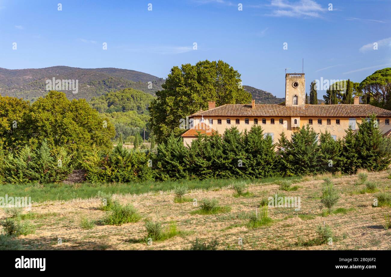Landscape in luberon france hi-res stock photography and images - Alamy