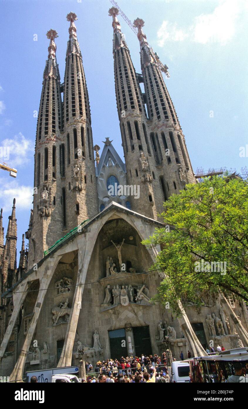 Sagrada familia church hi-res stock photography and images - Alamy