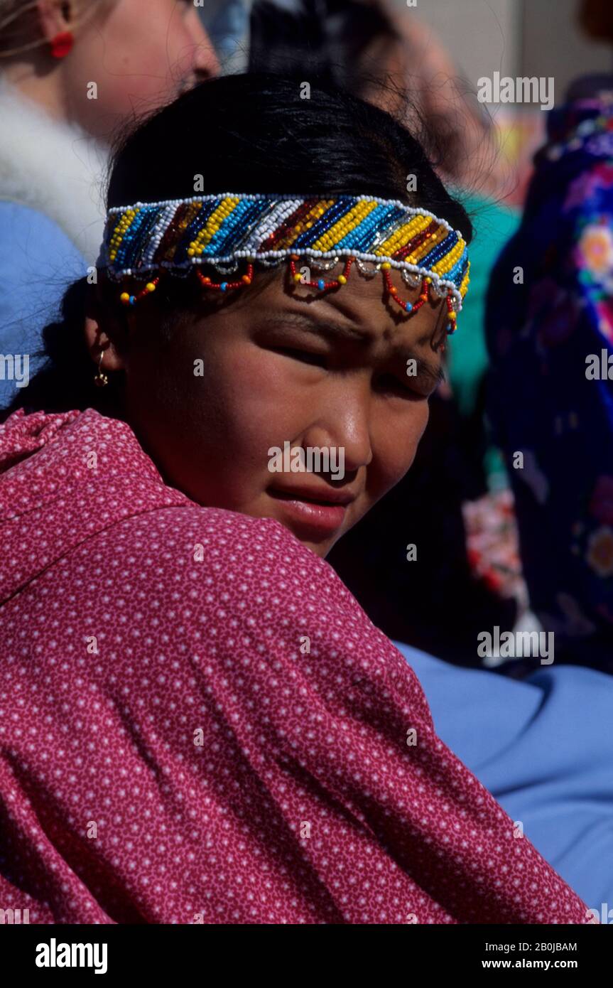 Inuit people traditional costume hi-res stock photography and images ...