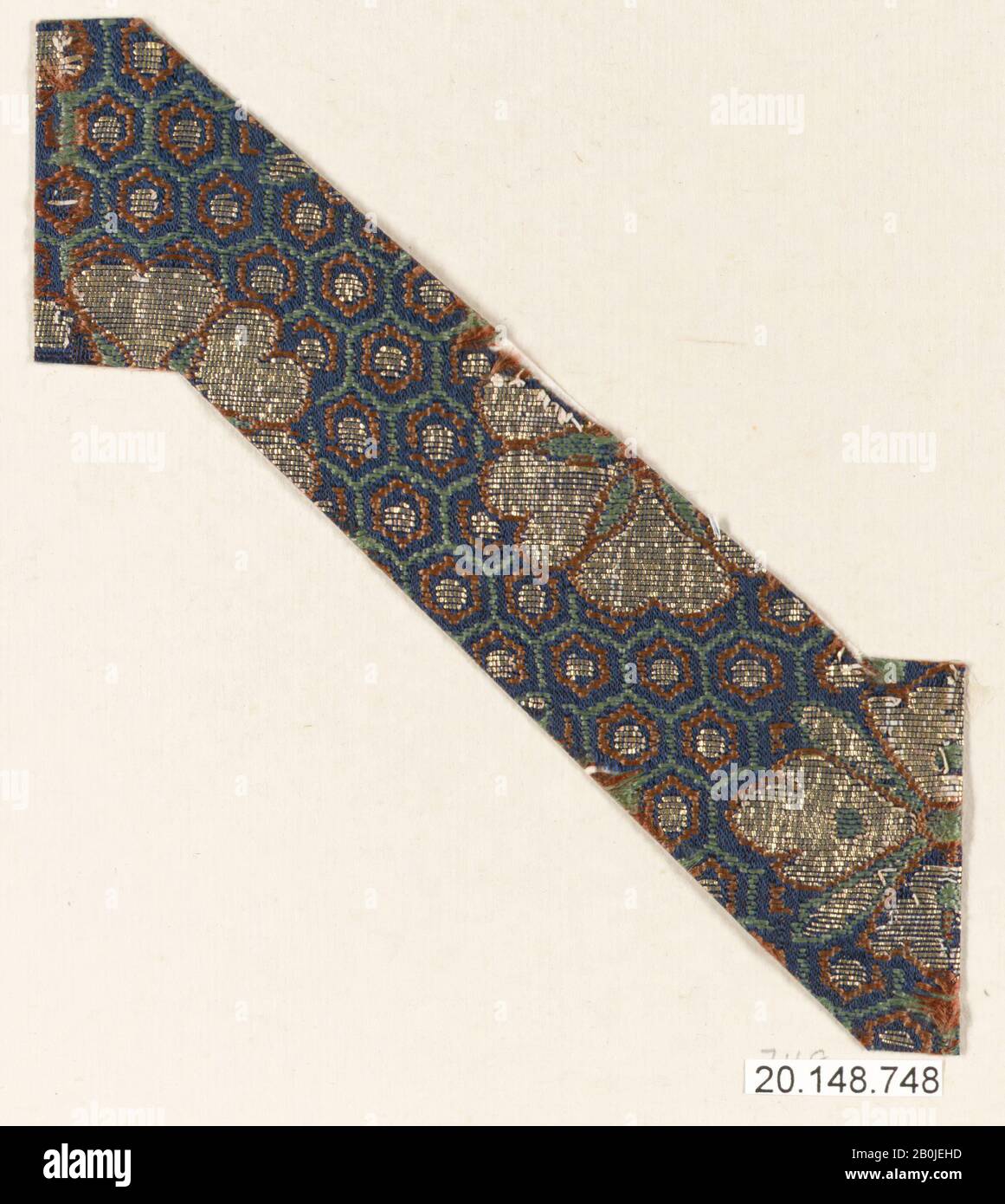 Ming textiles hi-res stock photography and images - Alamy