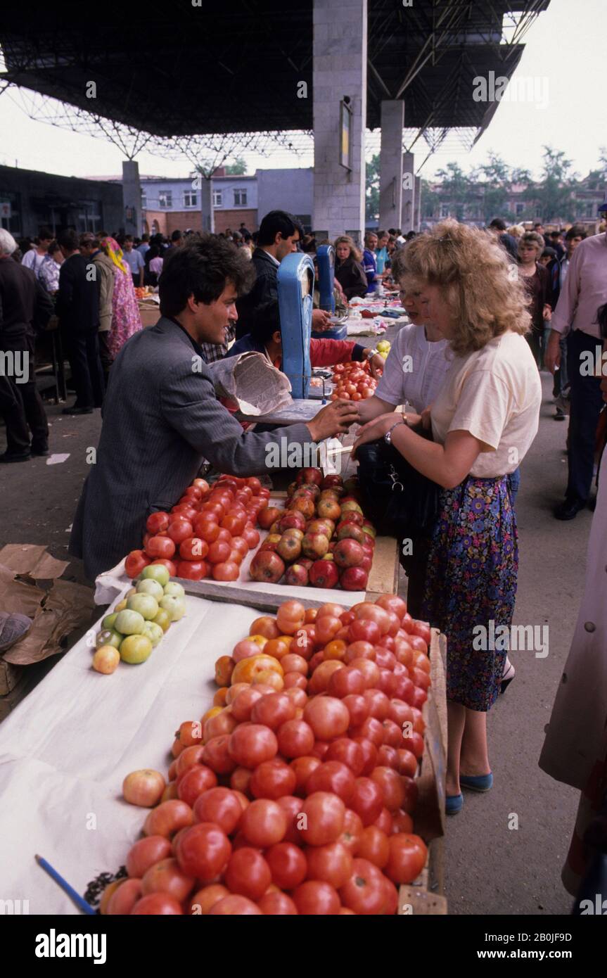 Russia siberia irkutsk market hi-res stock photography and images - Alamy