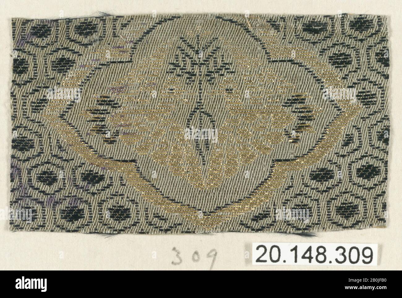 Piece, Japan, 17th century, Japan, Silk, Compound weave, 1 1/2 × 2 3/8 ...