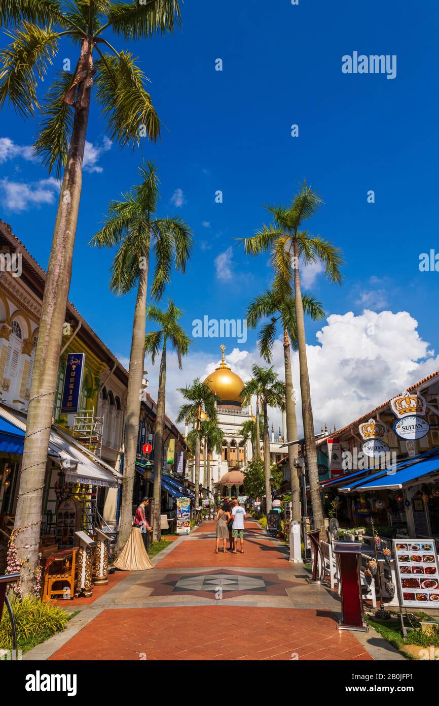 Masjid Sultan mosque and shops on Arab Street in the Malay Heritage ...