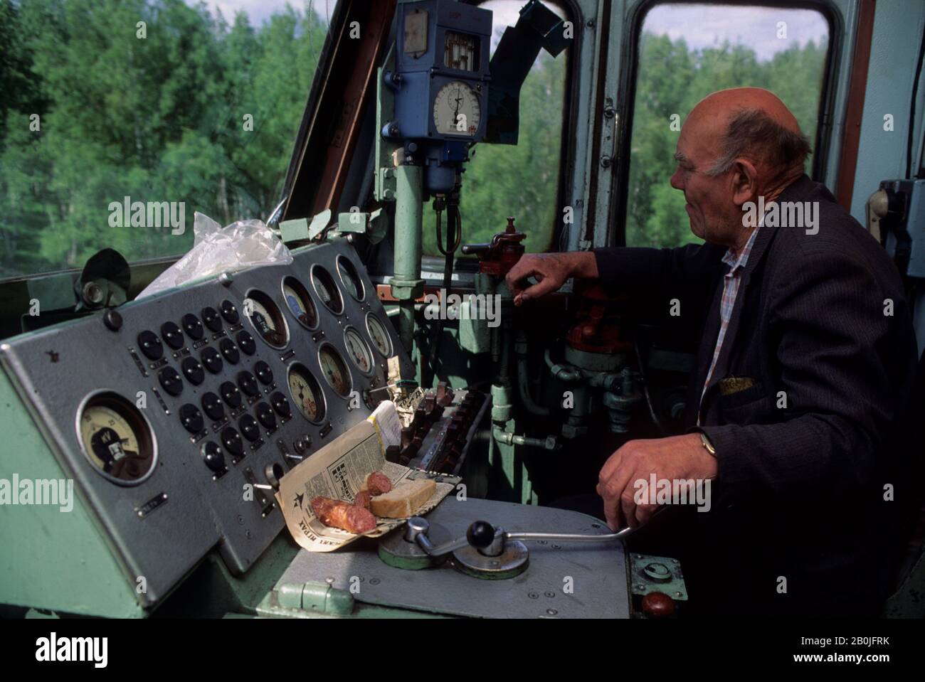 RUSSIA, SIBERIA, NEAR ILANSKAYA, INTERIOR OF ELECTRIC ENGINE, ENGINEER ...