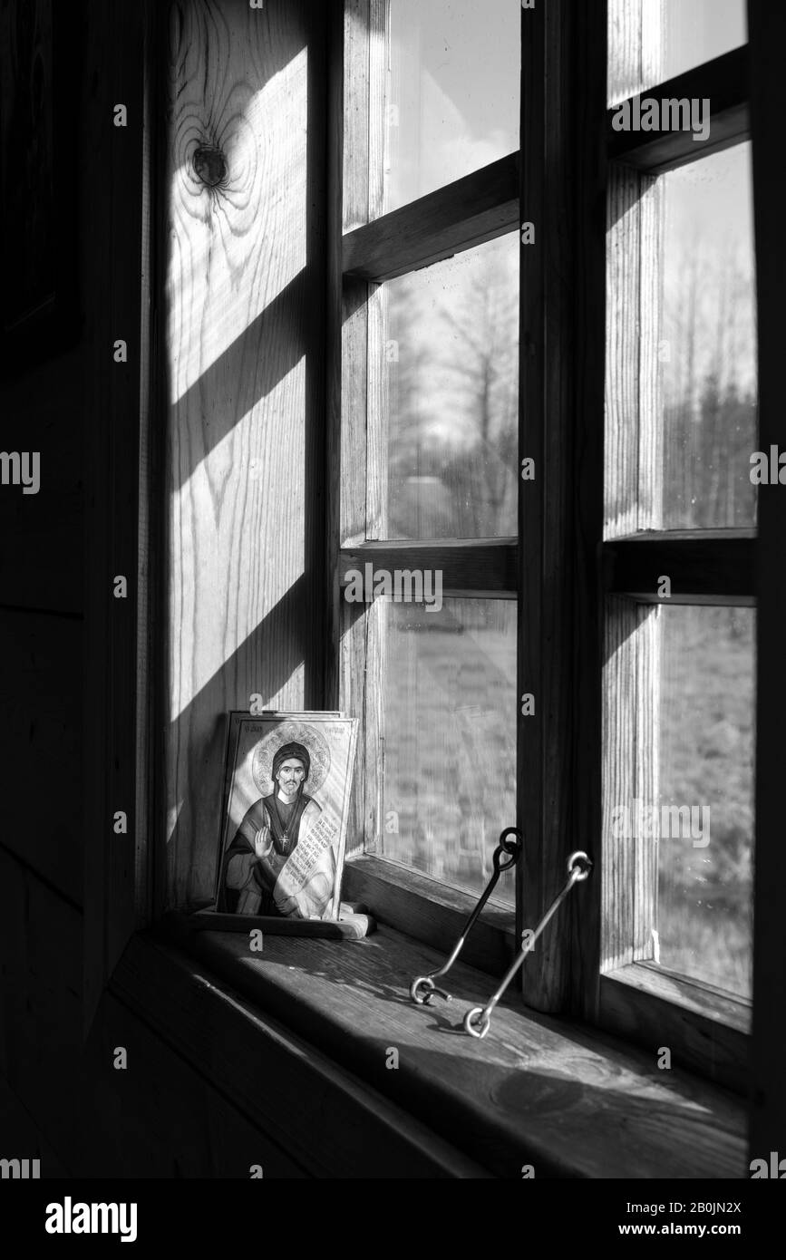 Old open window Black and White Stock Photos & Images - Alamy