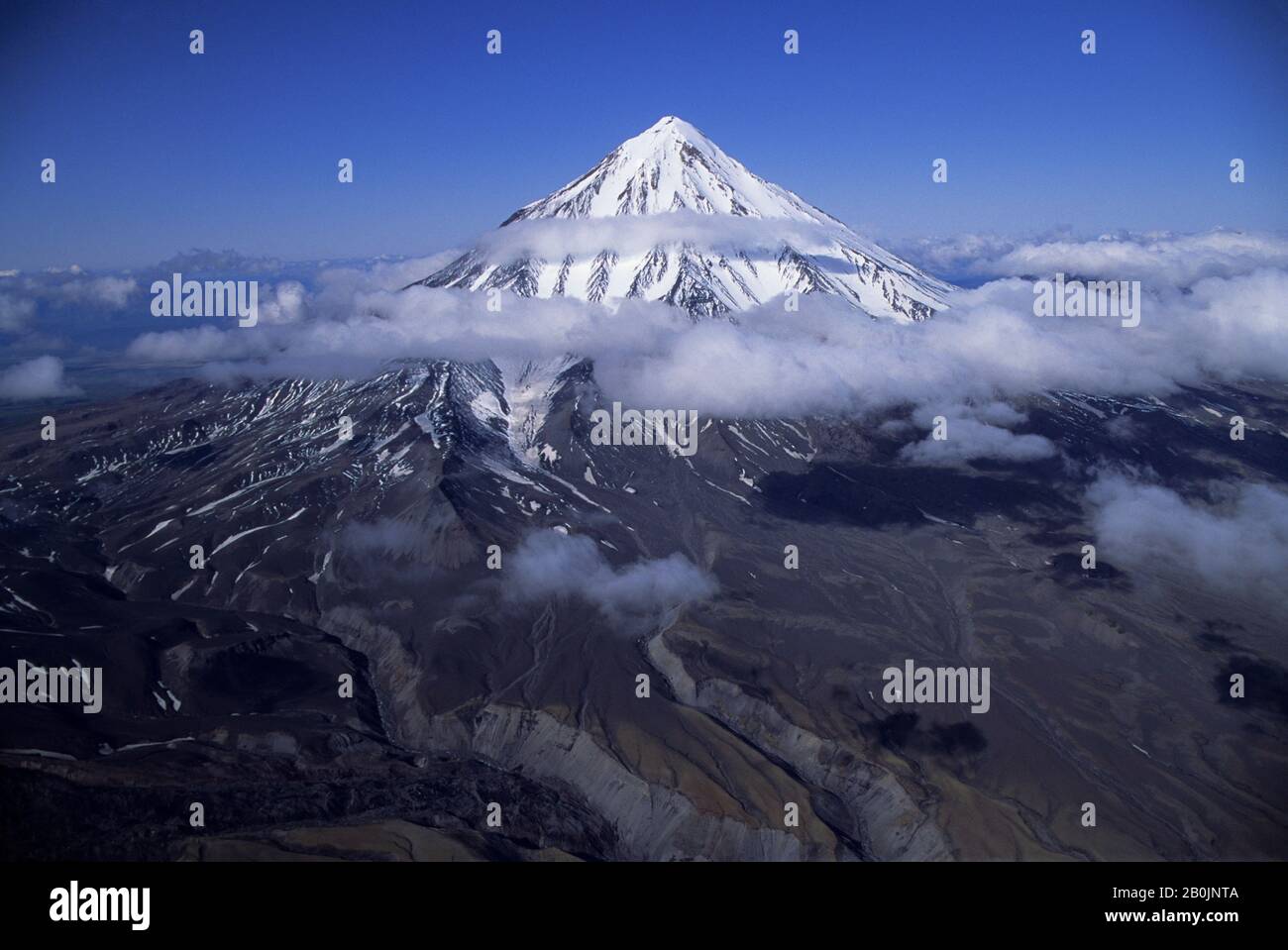 RUSSIA, KAMCHATKA, NEAR PETROPAVLOVSK, VIEW OF KORYAK VOLCANO Stock ...