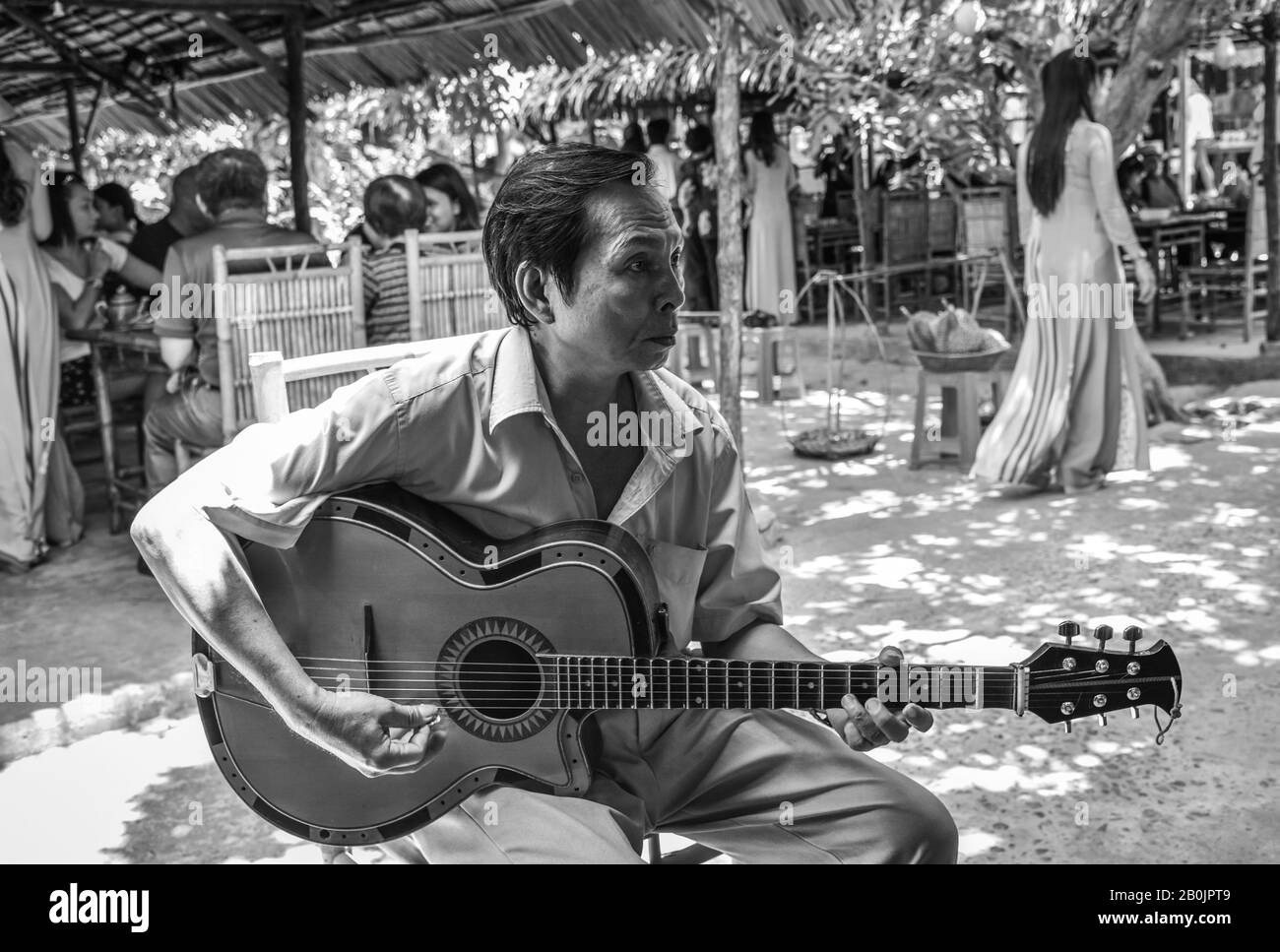 Serenading musician hi-res stock photography and images - Alamy