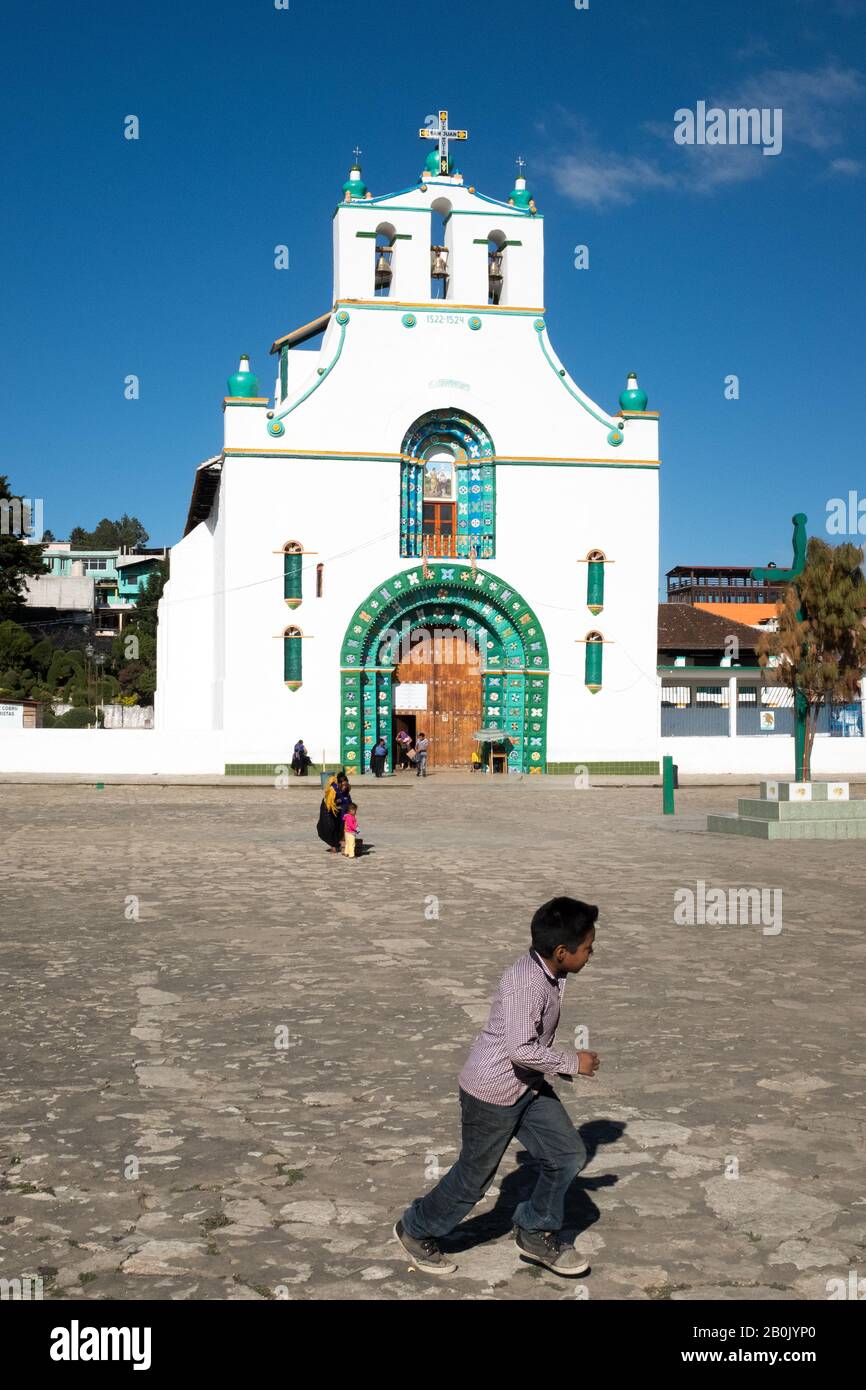 San Juan Church, Chamula, Mayan town, Chiapas Highlands, Mexico Stock ...