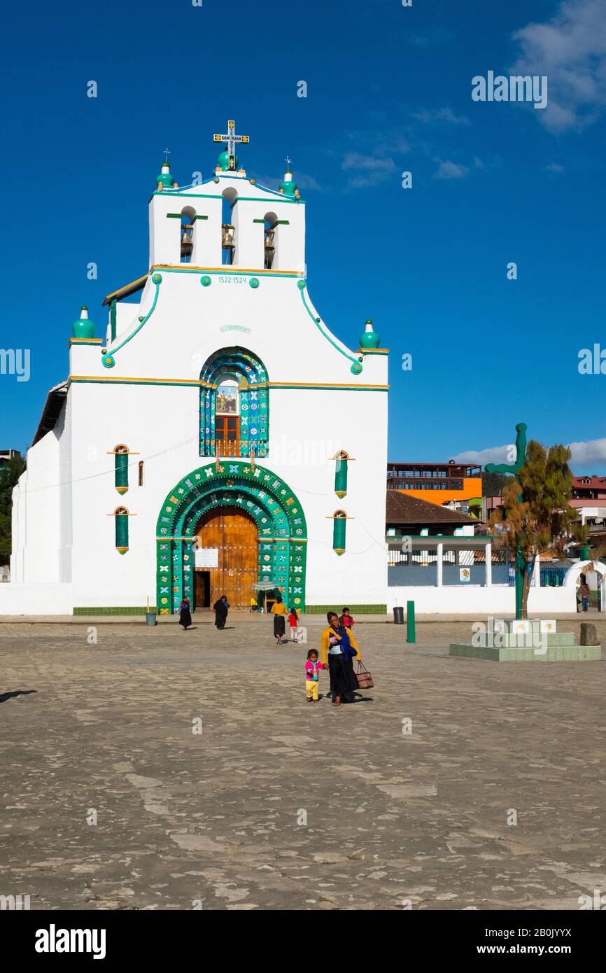 San Juan Church, Chamula, Mayan town, Chiapas Highlands, Mexico Stock ...