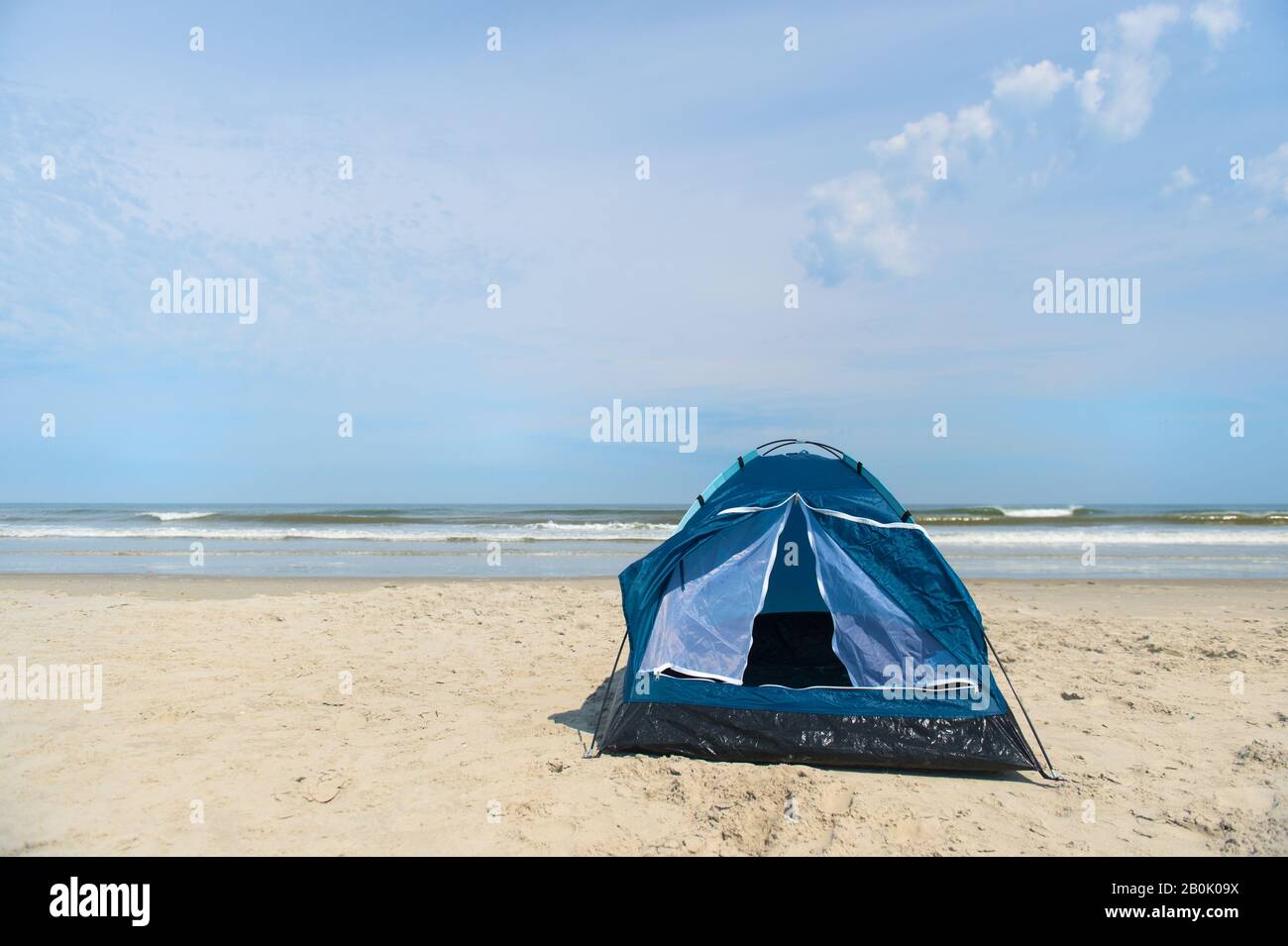 Single tent for camping in shelter at the beach Stock Photo - Alamy