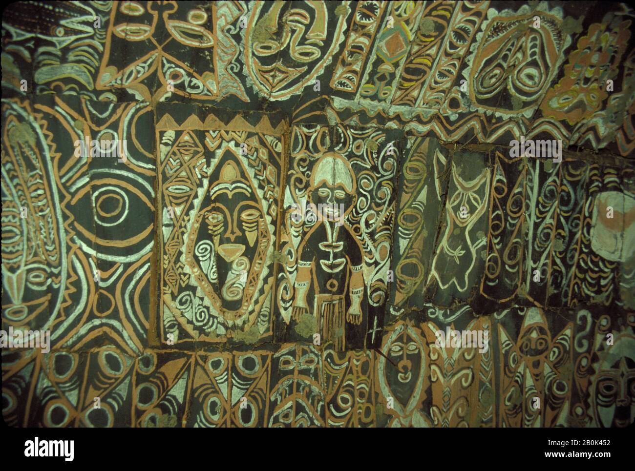 Papua new guinea sepik river house hi-res stock photography and images ...