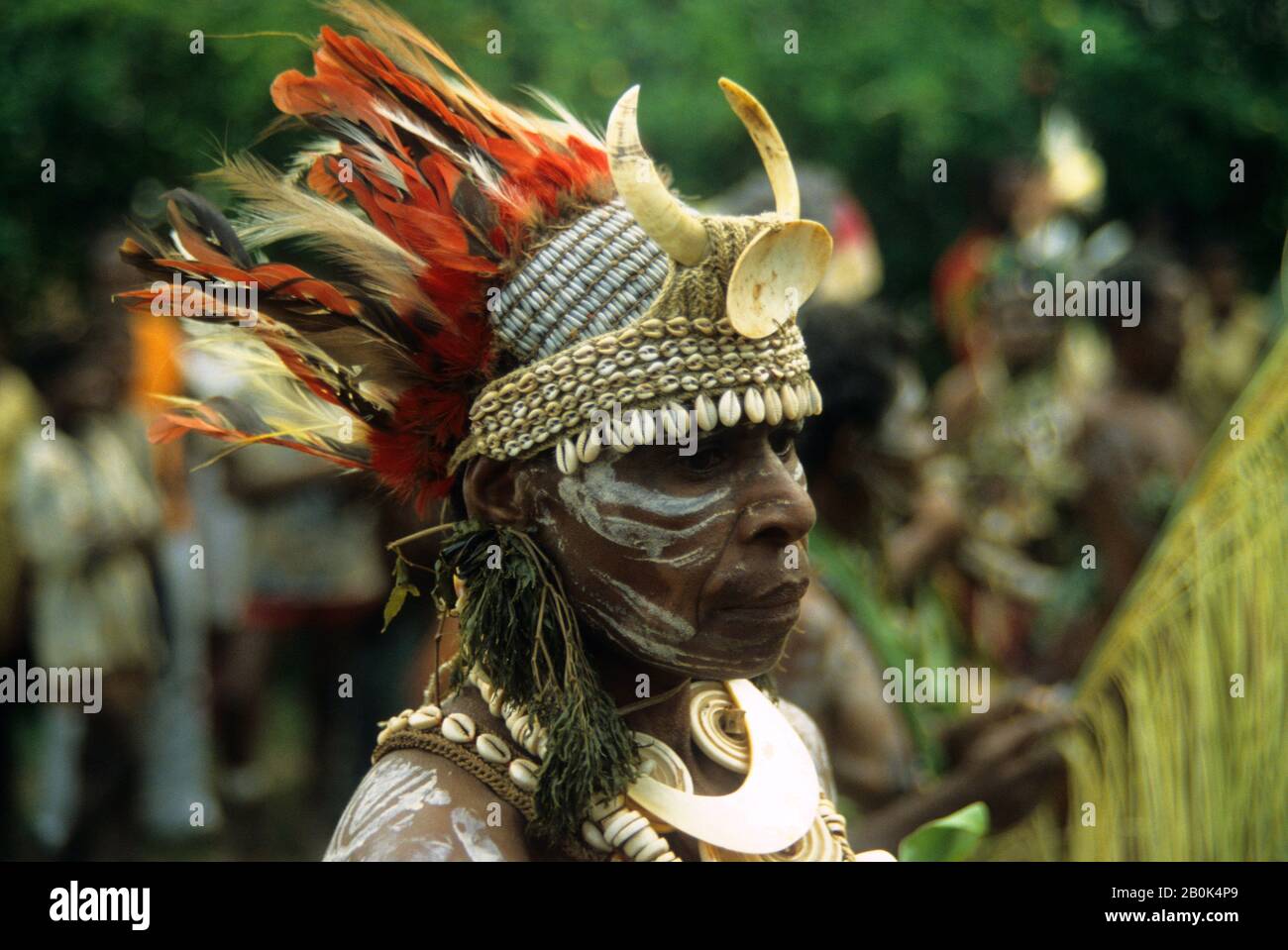 Traditional clothing papua new guinea png hi-res stock photography and ...