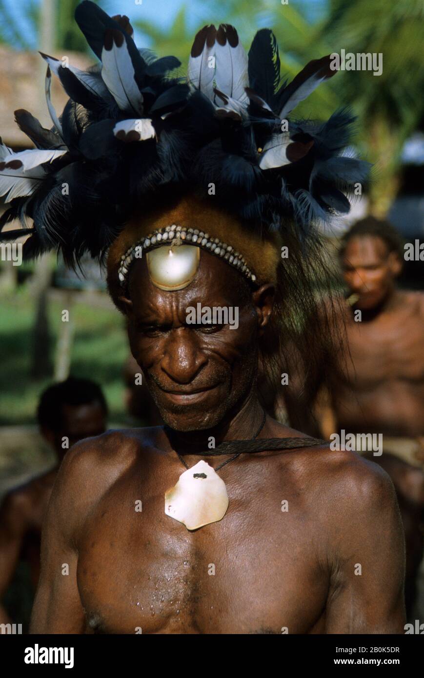 Man, irian jaya, new guinea, indonesia hi-res stock photography and ...