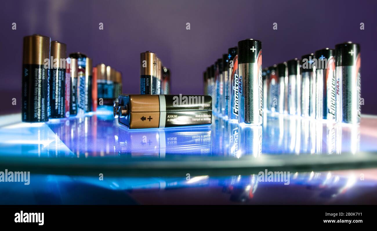 9v battery hi-res stock photography and images - Alamy