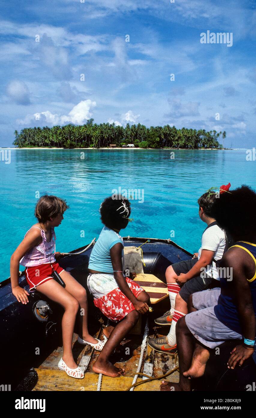 Native children papua new guinea hi-res stock photography and images ...