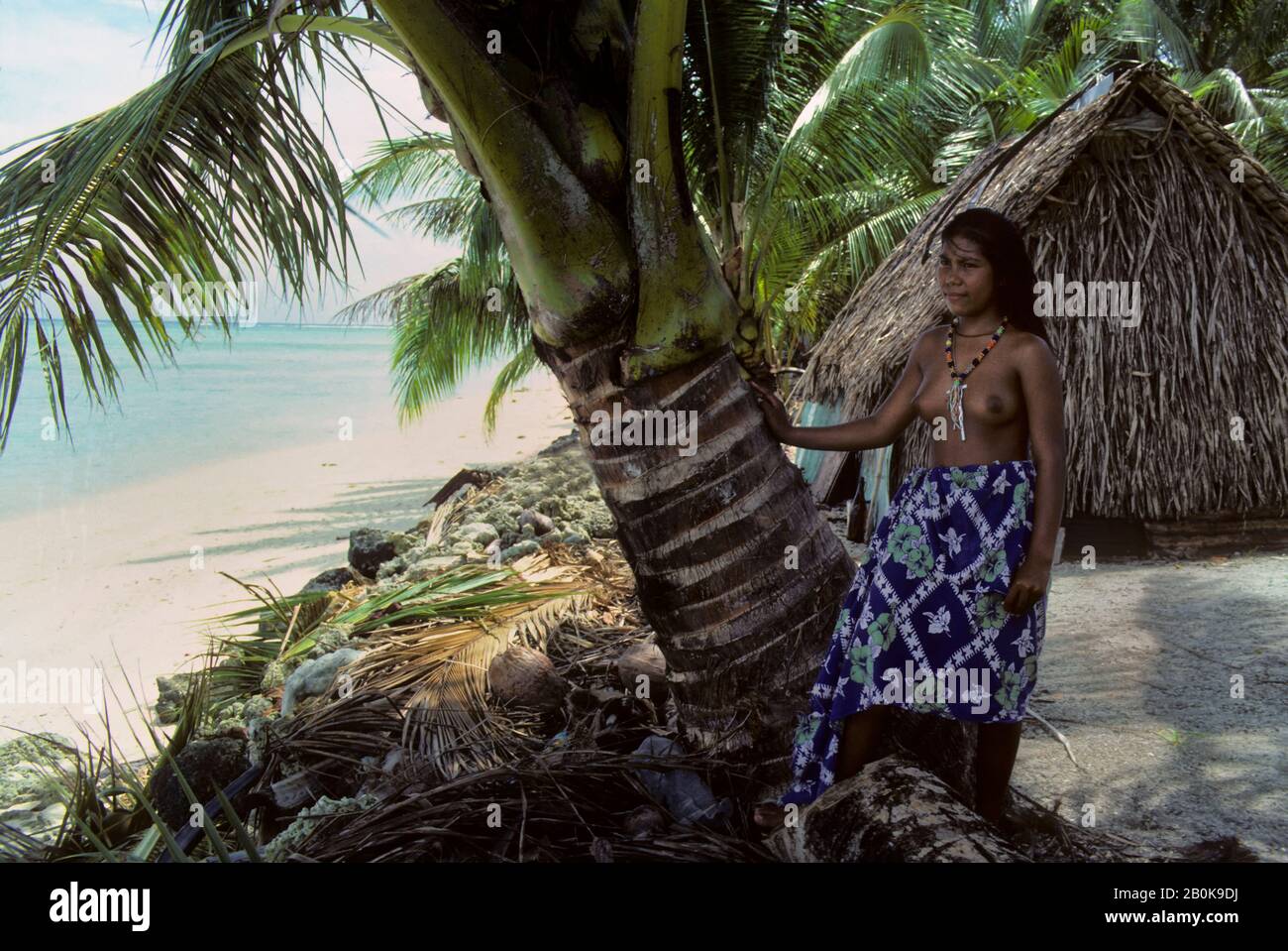 MICRONESIA, CAROLINE ISLS. PULAP ISLAND, NATIVE GIRL IN LAVA LAVA ...