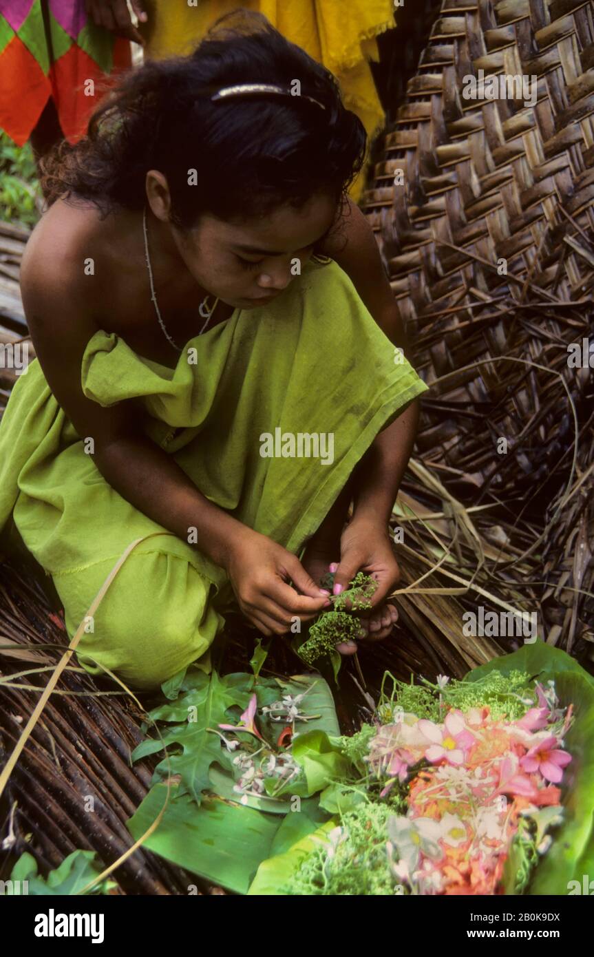 Micronesia girl hi-res stock photography and images - Alamy