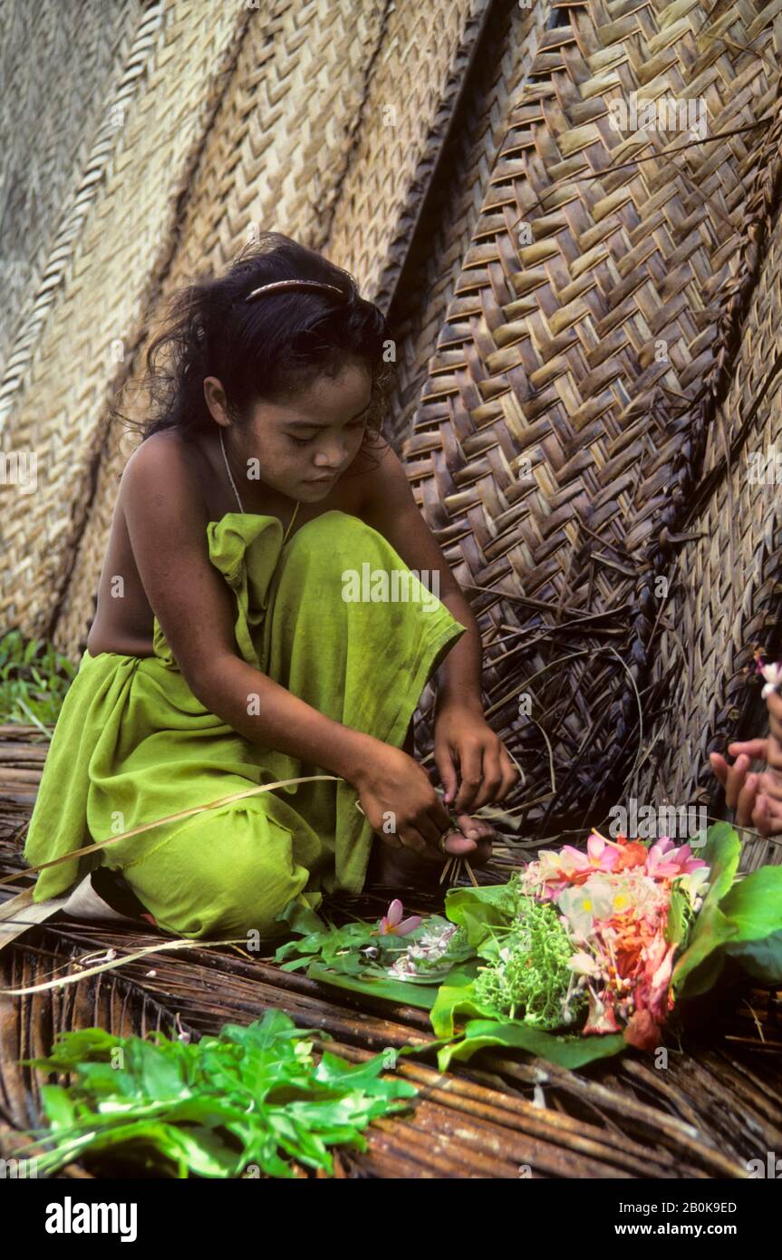 Micronesia girl hi-res stock photography and images - Alamy