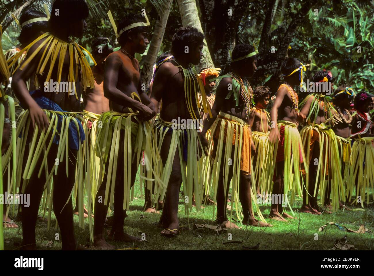 MICRONESIA, CAROLINE ISLS. PULAP ISLAND, NATIVE BOYS PERFORMING ...