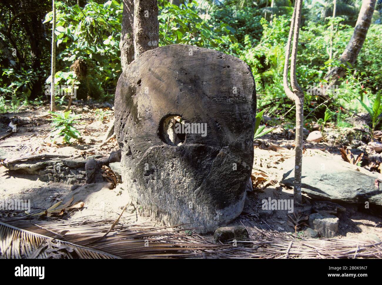 MICRONESIA, YAP ISLS, MAP ISL., TRADITIONAL STONE MONEY, DISPLAYED ...