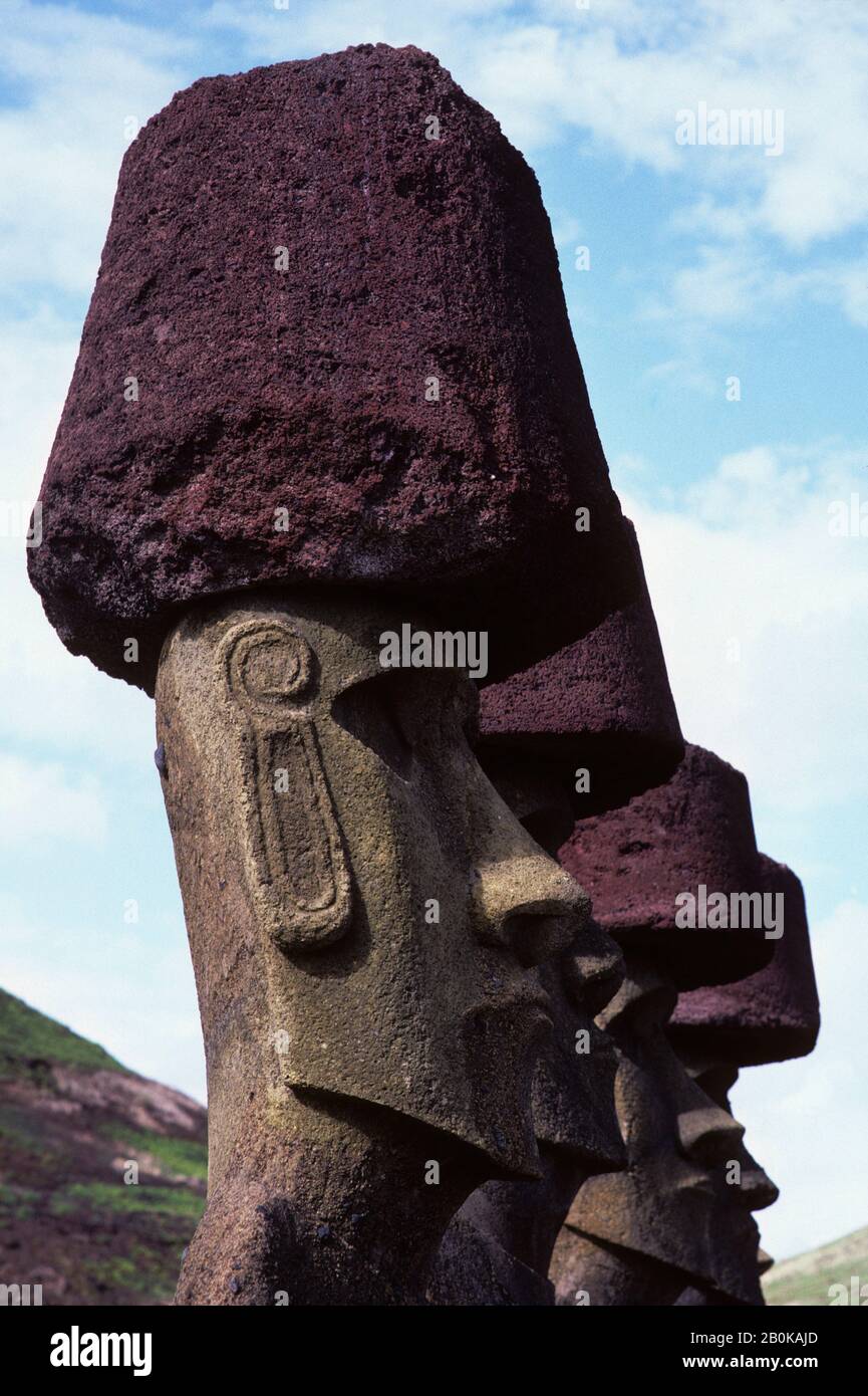 Stone moai head statues heads hi-res stock photography and images - Alamy