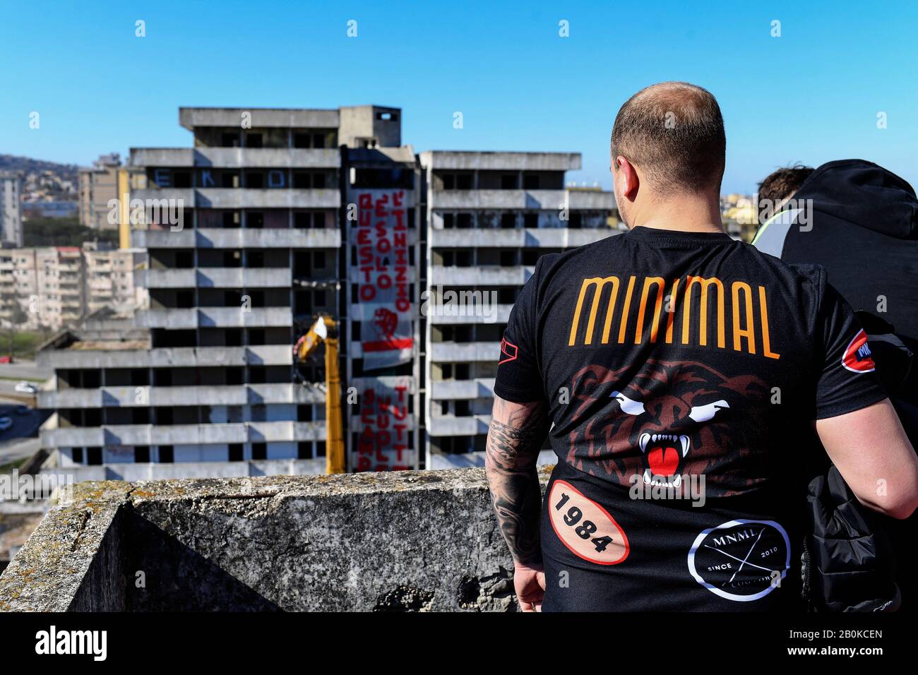 Naples historic day for the district of Scampia, down the symbol of ...