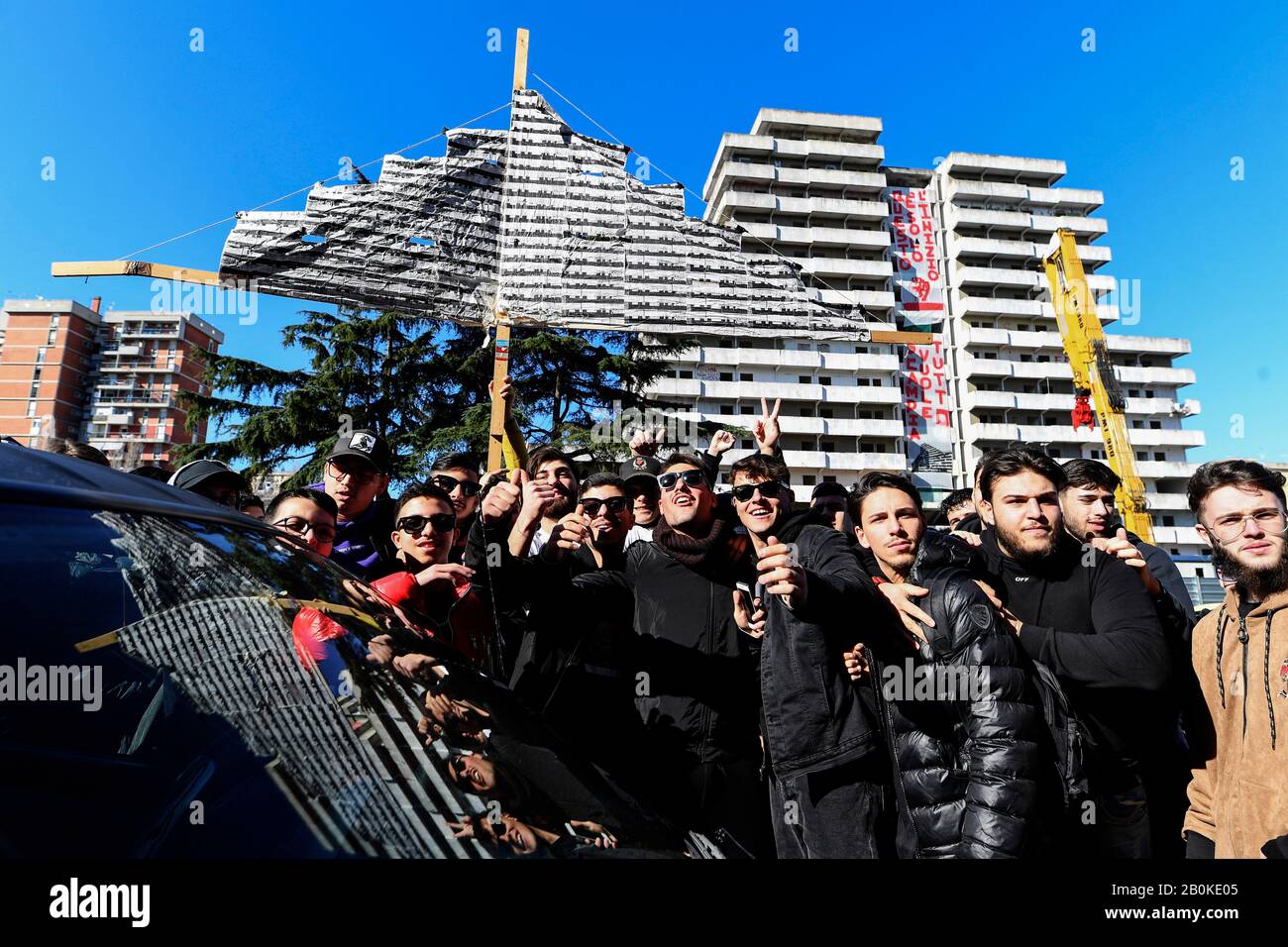 Naples historic day for the district of Scampia, down the symbol of ...