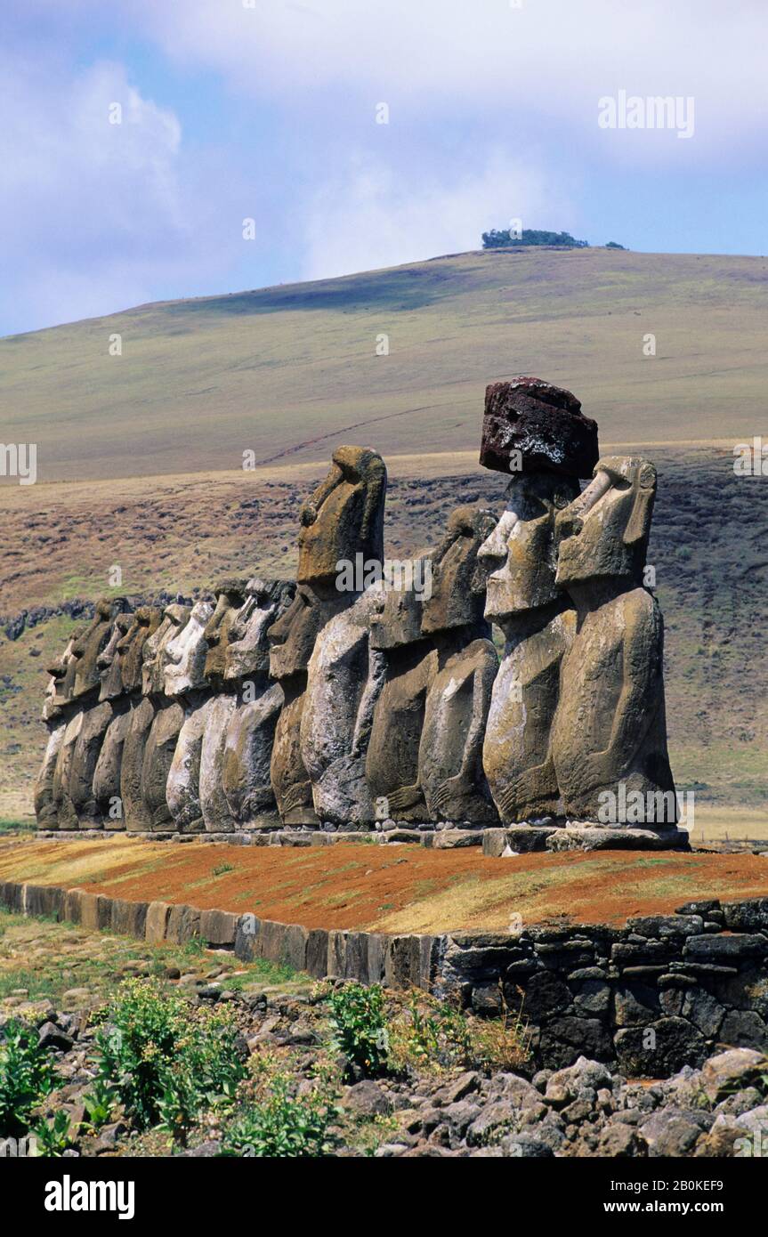 Stone moai head statues heads hi-res stock photography and images - Alamy