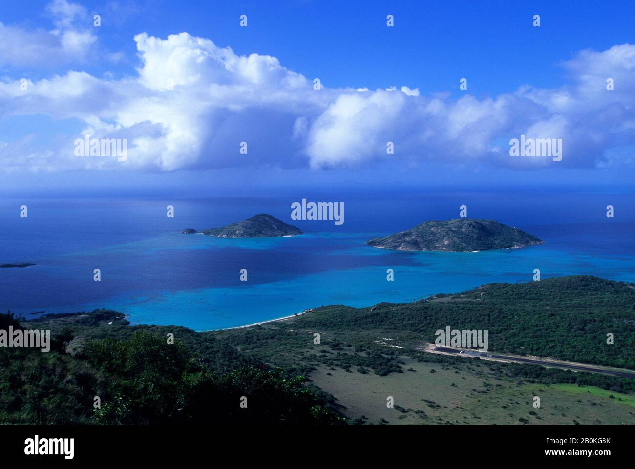 AUSTRALIA, QUEENSLAND, GREAT BARRIER REEF, LIZARD ISLAND, OVERVIEW ...
