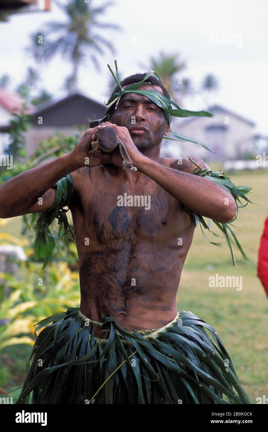 FIJI, KORO ISLAND, WARRIOR WITH BATTLE CLUB Stock Photo - Alamy