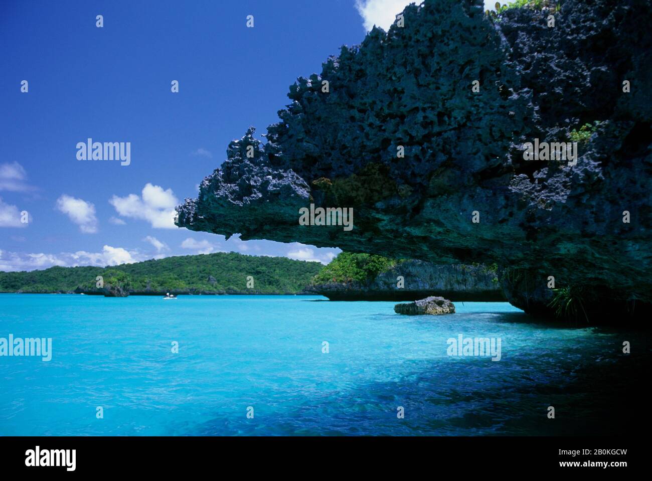 FIJI, LAU GROUP, FULANGA ISLAND, LAGOON, LIMESTONE ROCK FORMATIONS ...