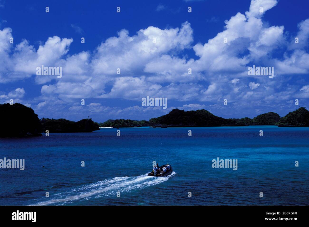 FIJI, LAU GROUP, FULANGA ISLAND, LAGOON, TOURISTS IN ZODIAC Stock Photo ...