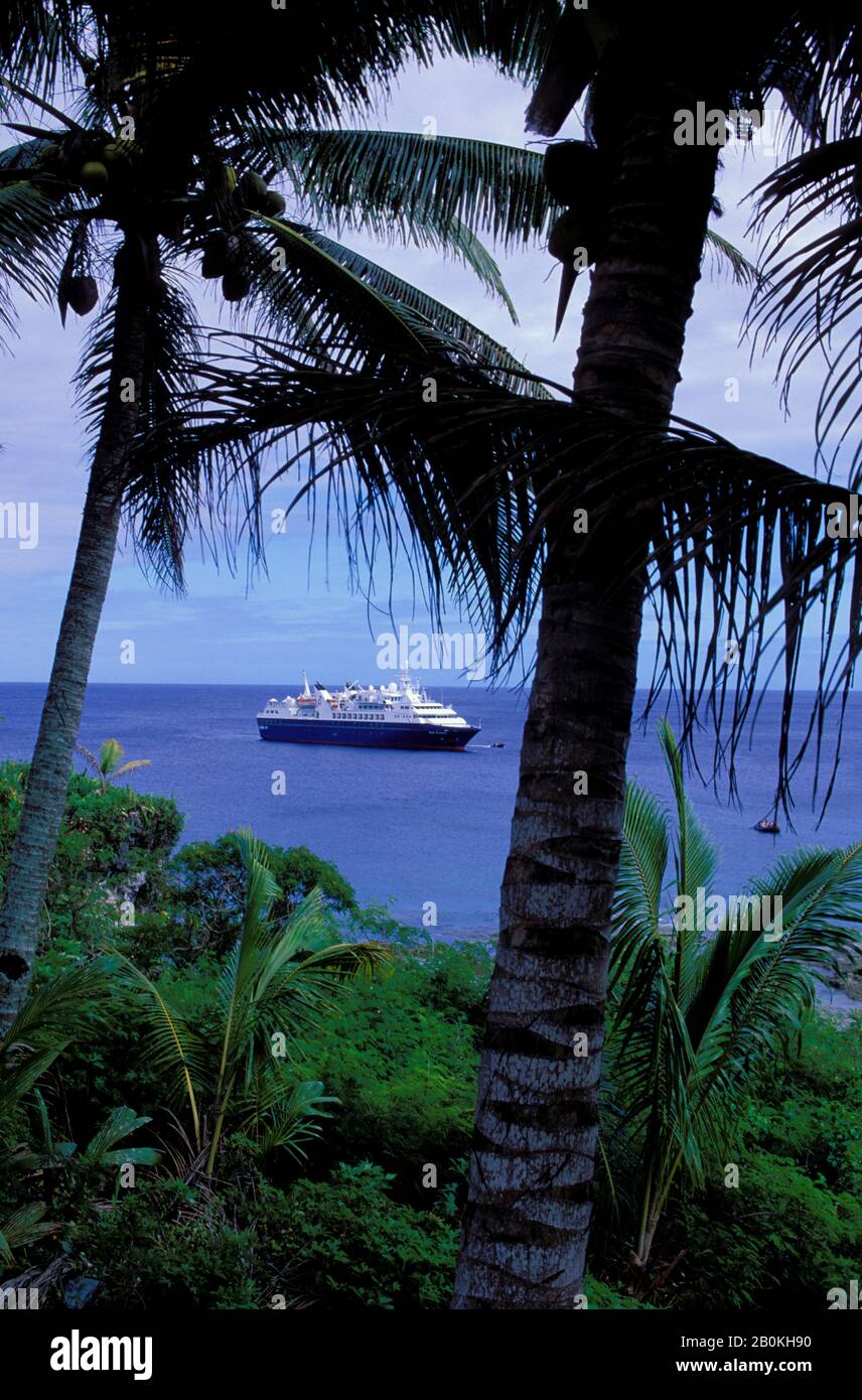 NIUE ISLAND, MS WORLD DISCOVERER Stock Photo - Alamy