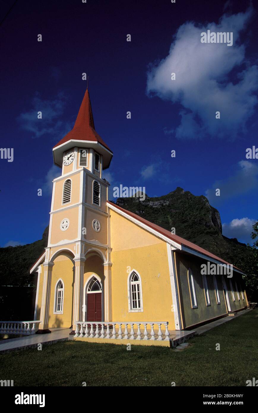 Vaitape village hi-res stock photography and images - Alamy