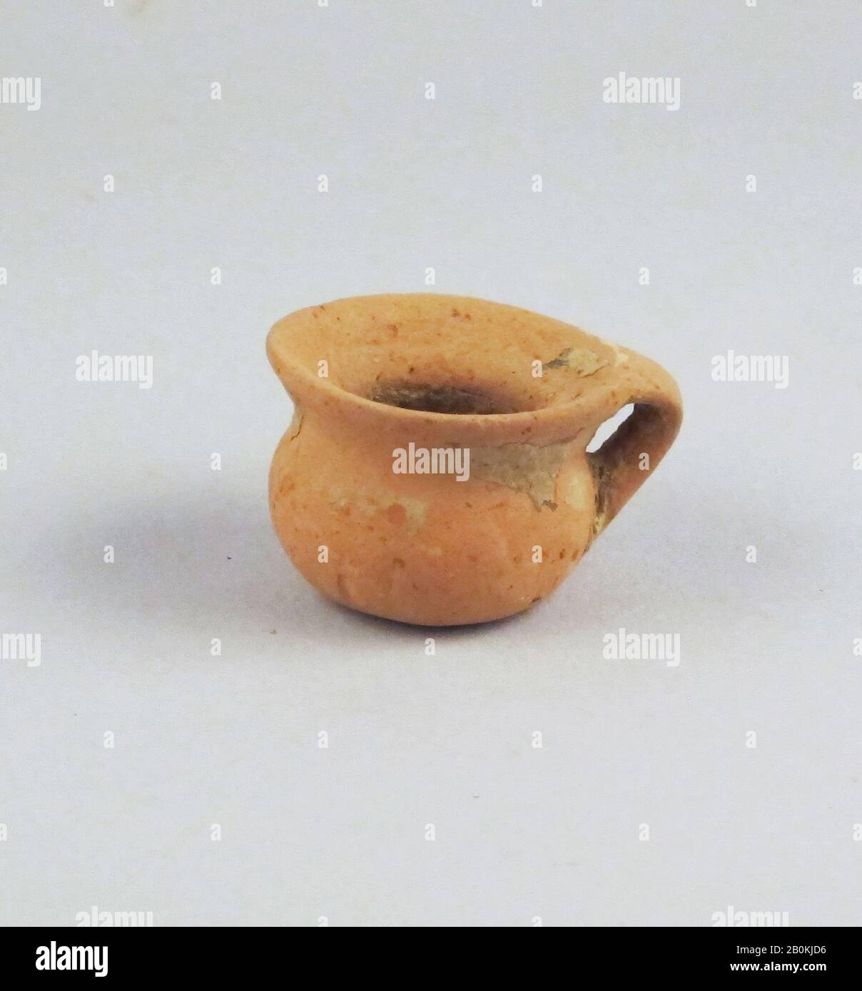 Terracotta miniature vase hi-res stock photography and images - Alamy