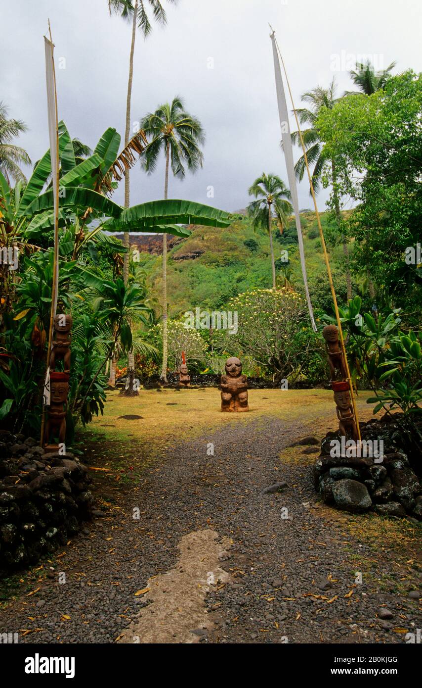 FRENCH POLYNESIA, SOCIETY ISLANDS, TAHITI, MARAE ARAHURAHU Stock Photo ...